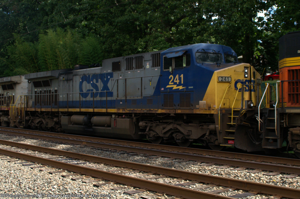 CSX AC44CW 241 in the middle on K040-12